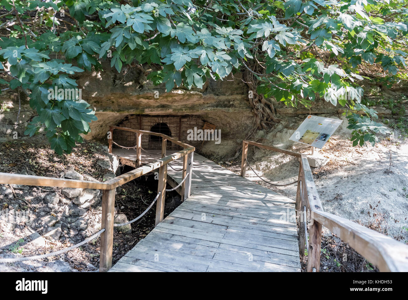 Ruins of ancient legendary city of Troy in Canakkale, Turkey Stock ...