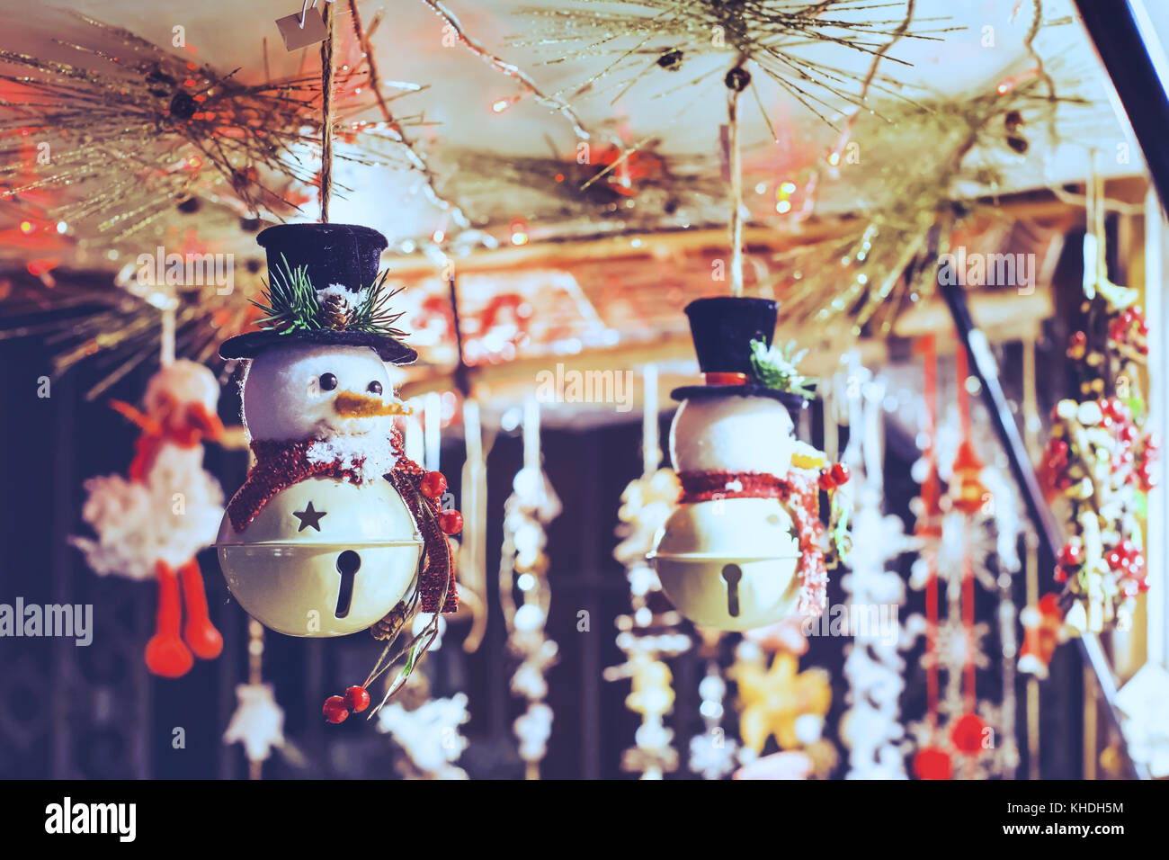 Traditional christmas market paris hi-res stock photography and images ...