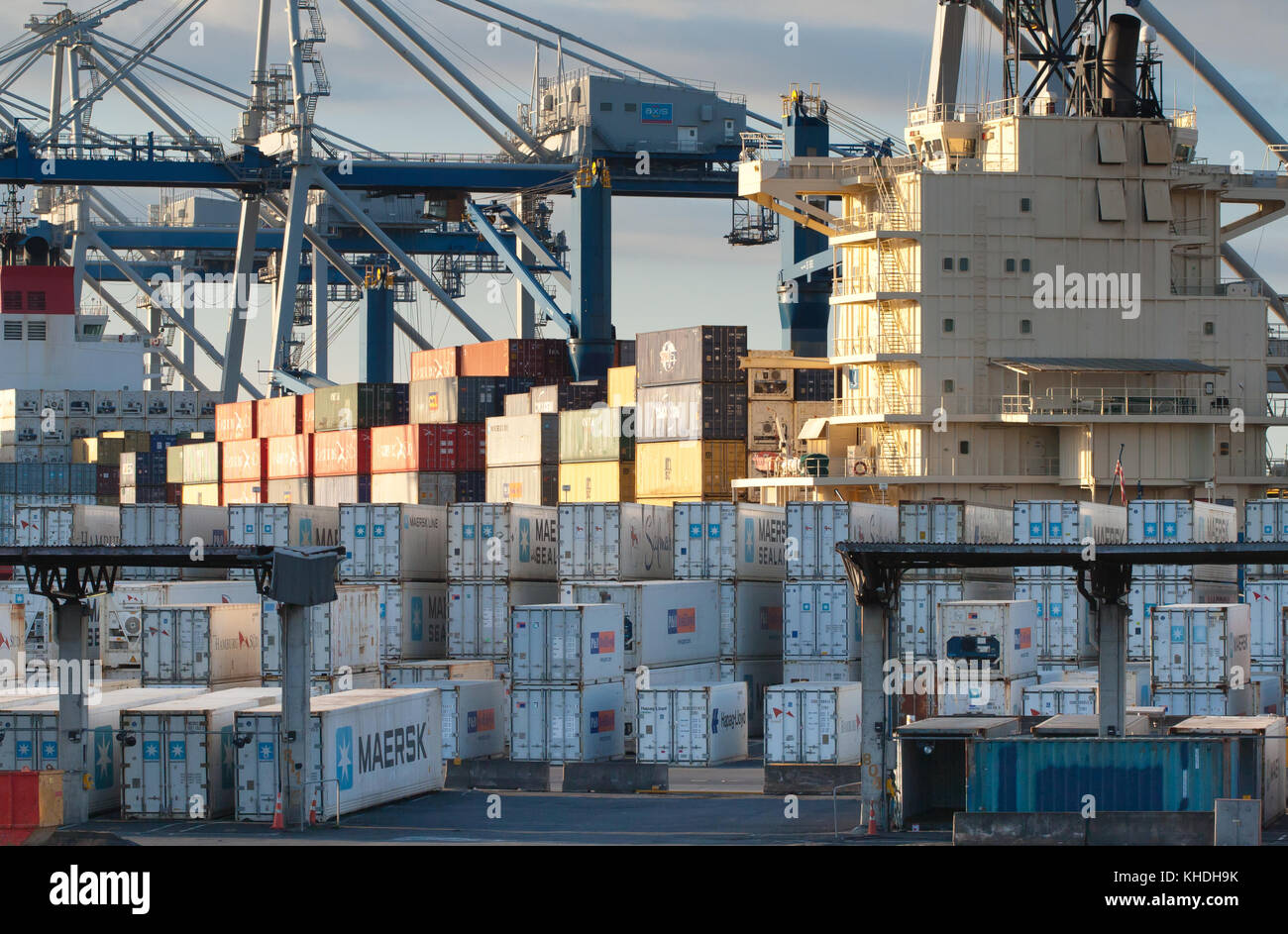 Maersk sealand containers hi-res stock photography and images - Alamy