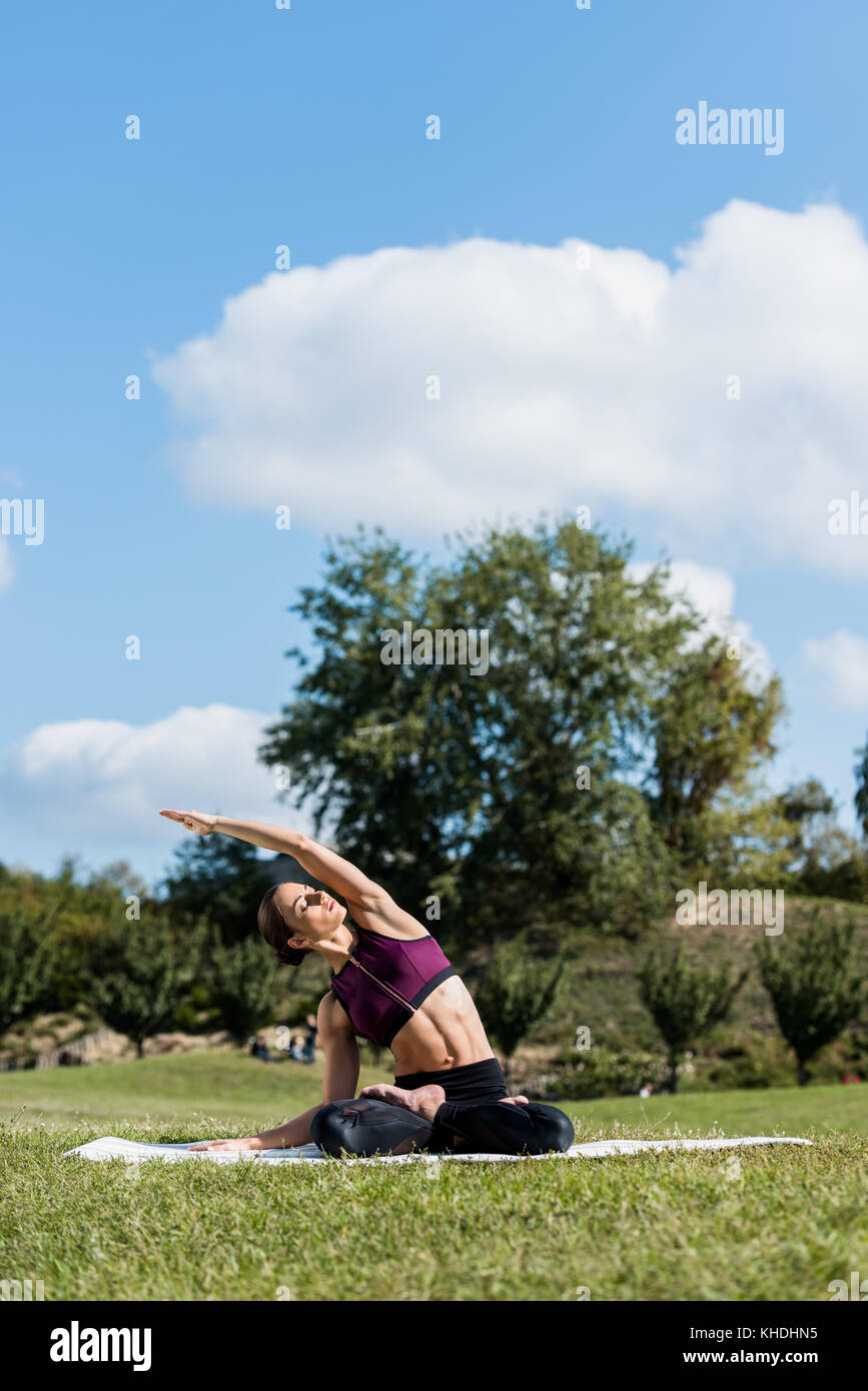 Side body bend hi-res stock photography and images - Alamy