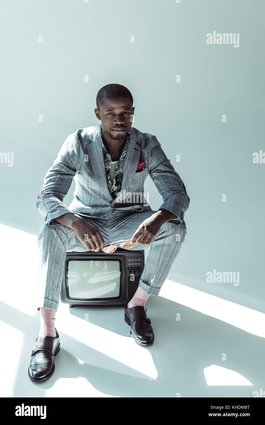 Man modeling vintage fashion hi-res stock photography and images - Alamy