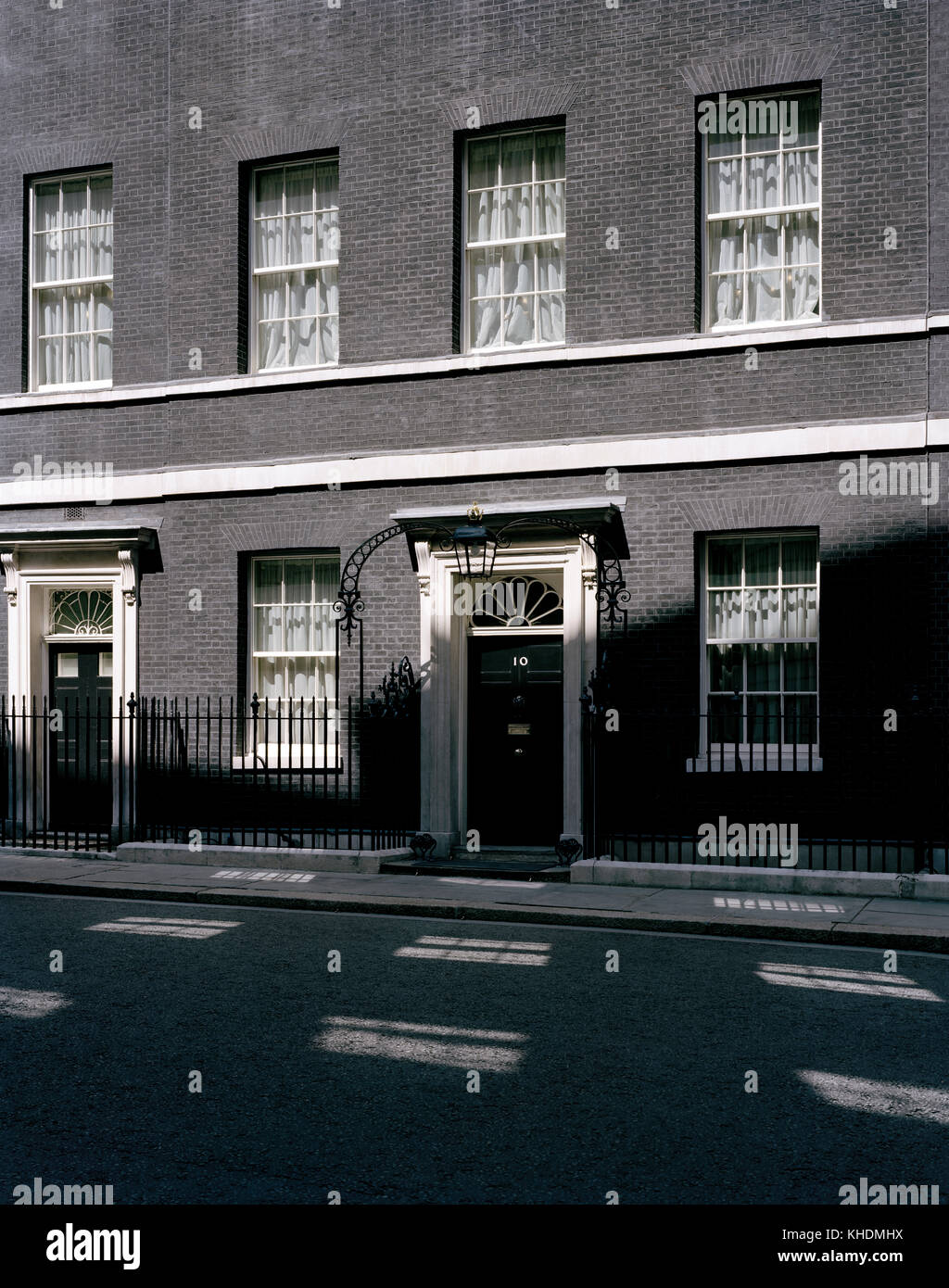 10 Downing Street, London - The Official residence of UK's Prime ...
