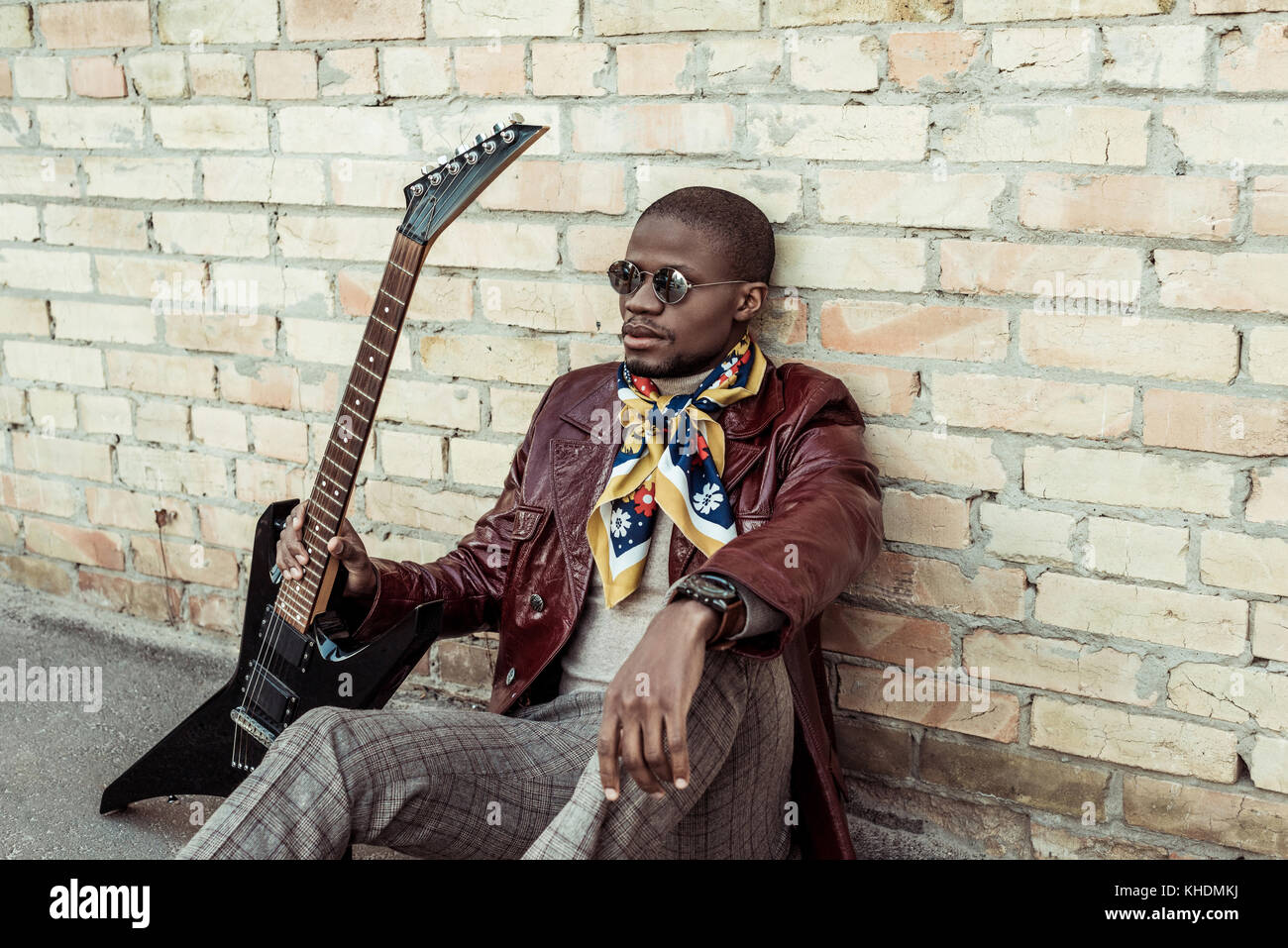 african american man with guitar Stock Photo - Alamy