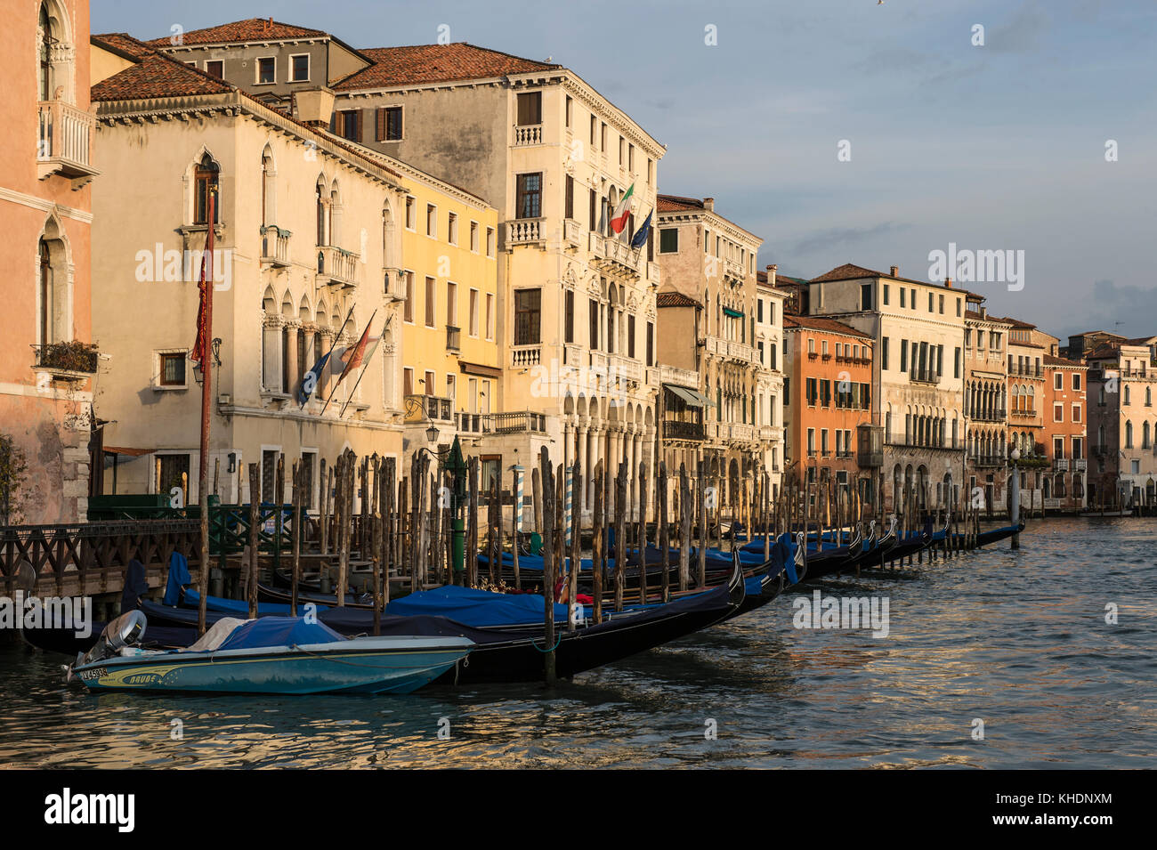 ITALY, VENETO, VENICE, BUILDINGS AMONG GRAND CANAL Stock Photo - Alamy