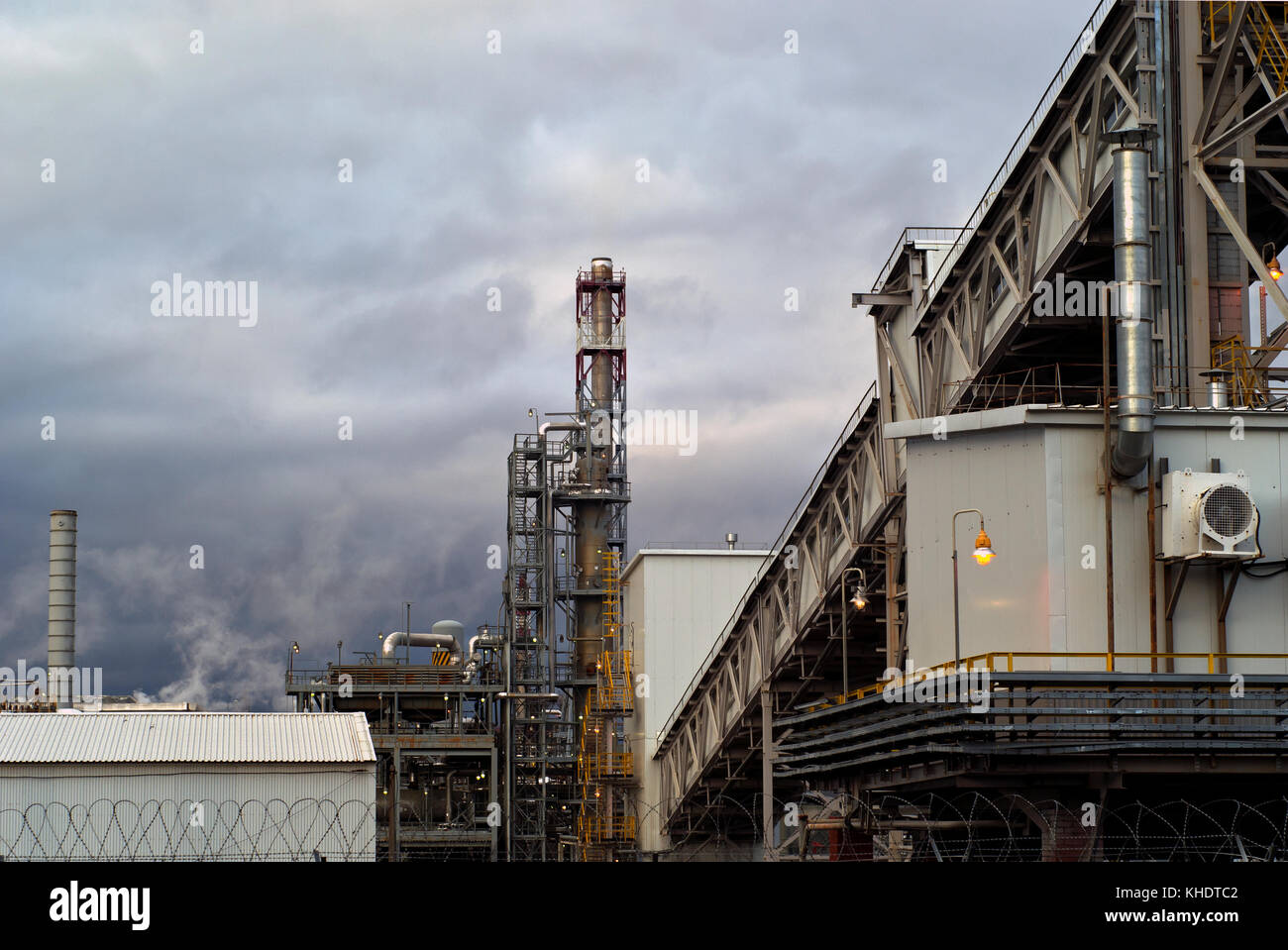 Distillation column hi-res stock photography and images - Alamy