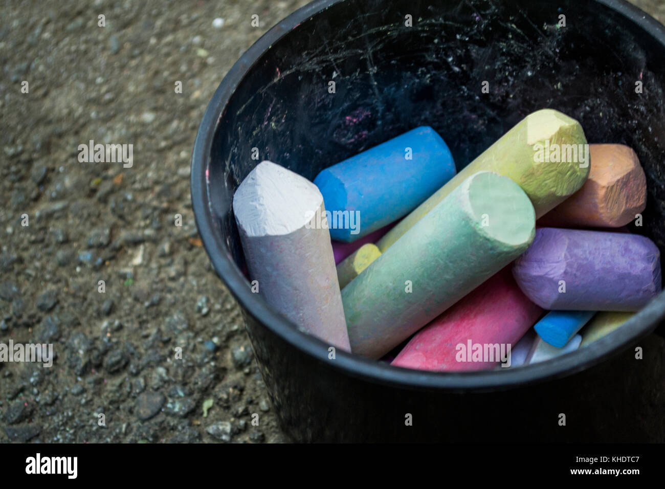 Street art in chalks hi-res stock photography and images - Alamy