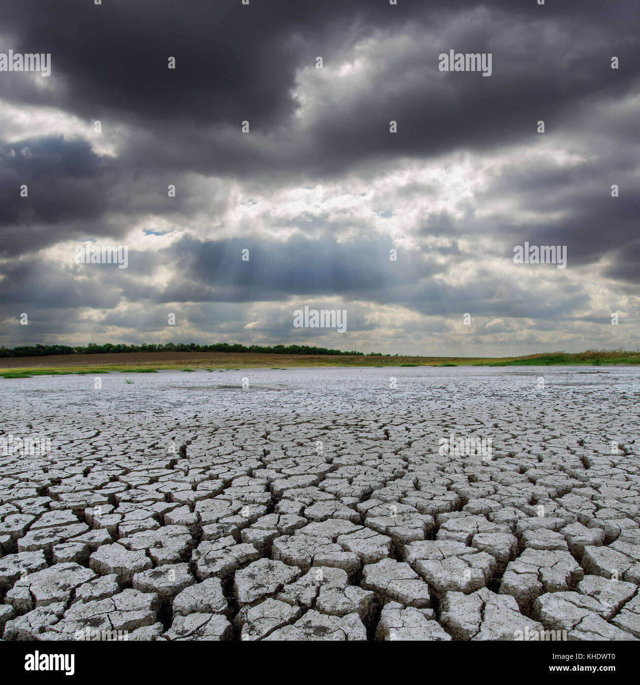 Earth desert low clouds hi-res stock photography and images - Alamy