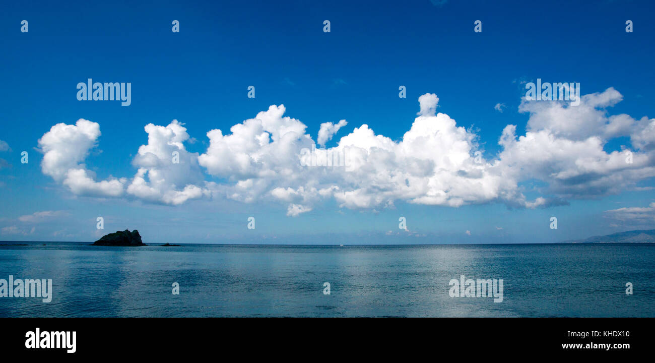 Beautiful sea islands hi-res stock photography and images - Alamy