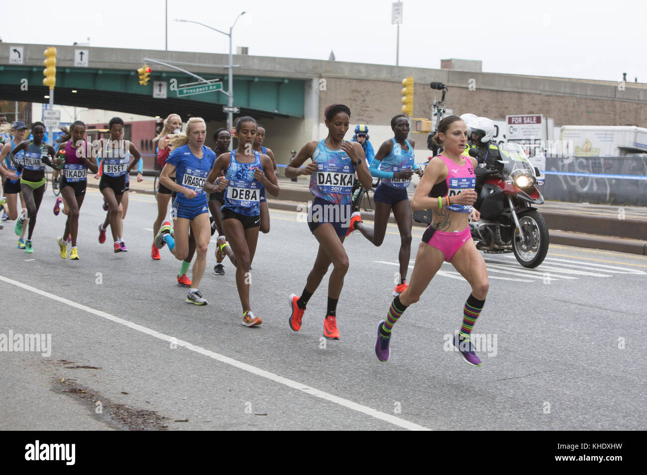 Top female runners on 4th Avenue in Brooklyn during the first leg of ...