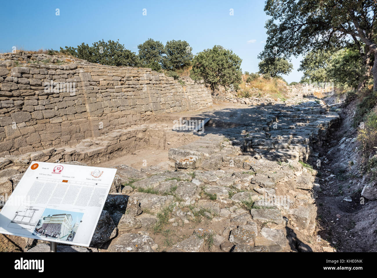 Ruins of ancient legendary city of Troy in Canakkale, Turkey Stock ...