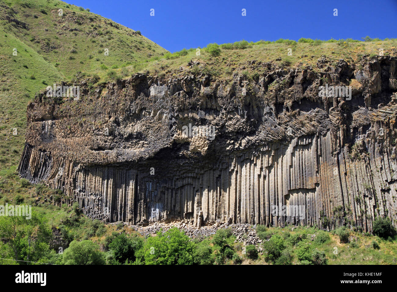 "Symphony of the Stones" basalt column formations in Garni Gorge ...