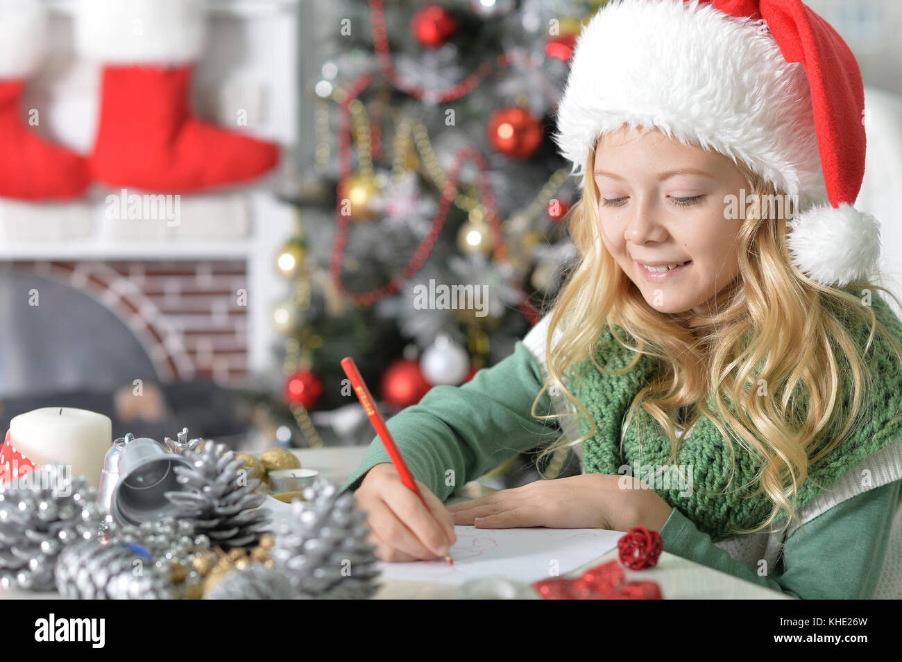 little girl writing letter Stock Photo - Alamy