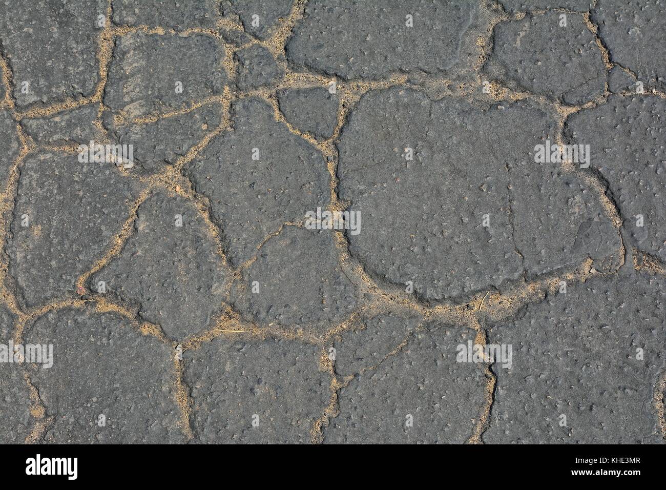 Cracked asphalt texture hi-res stock photography and images - Alamy