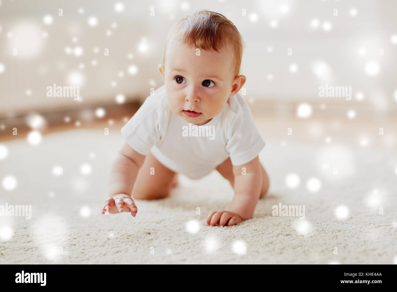 Crawling kid hi-res stock photography and images - Alamy