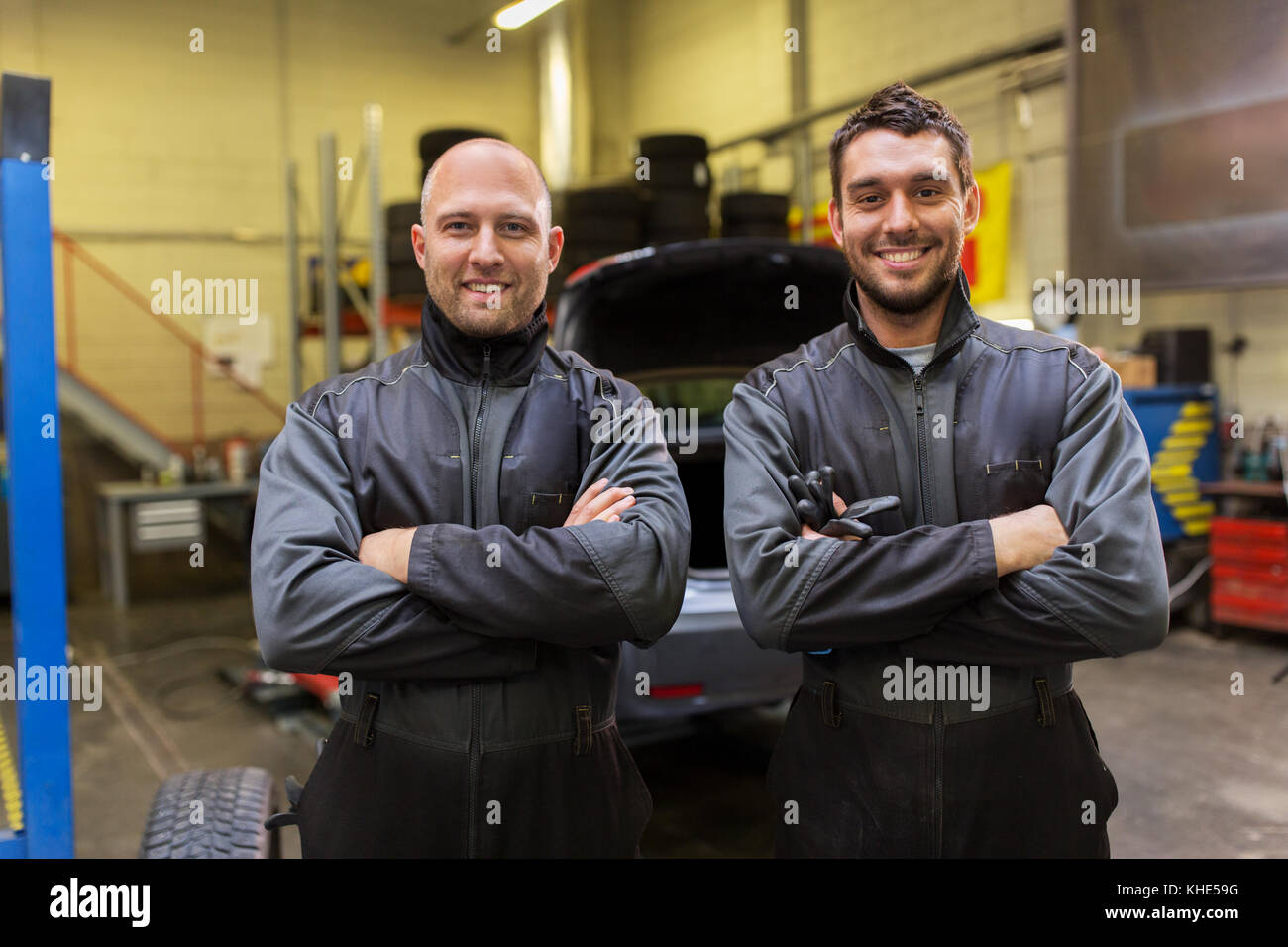 Car service auto mechanics business hi-res stock photography and images ...