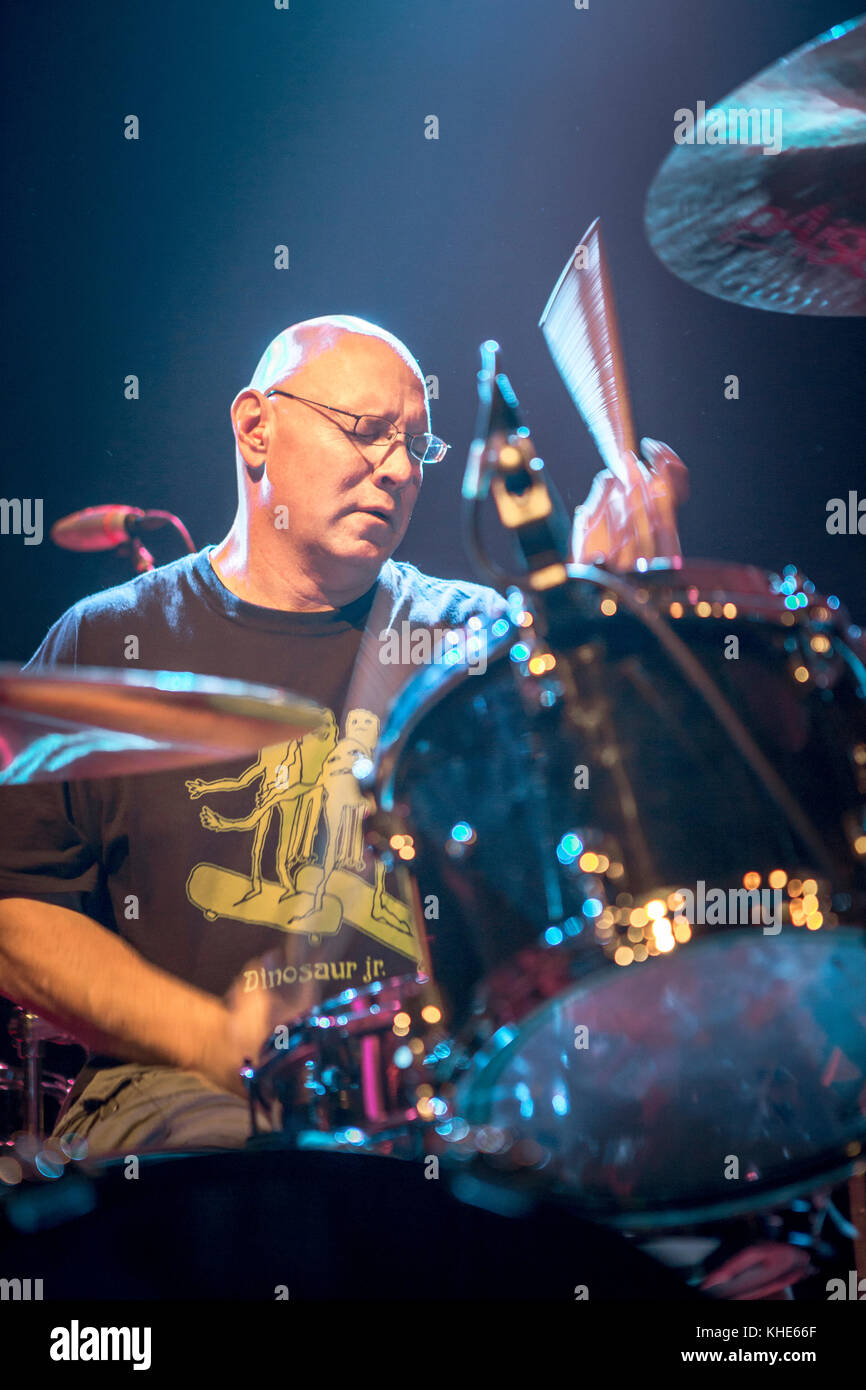 Dinosaur jr rock band hi-res stock photography and images - Alamy