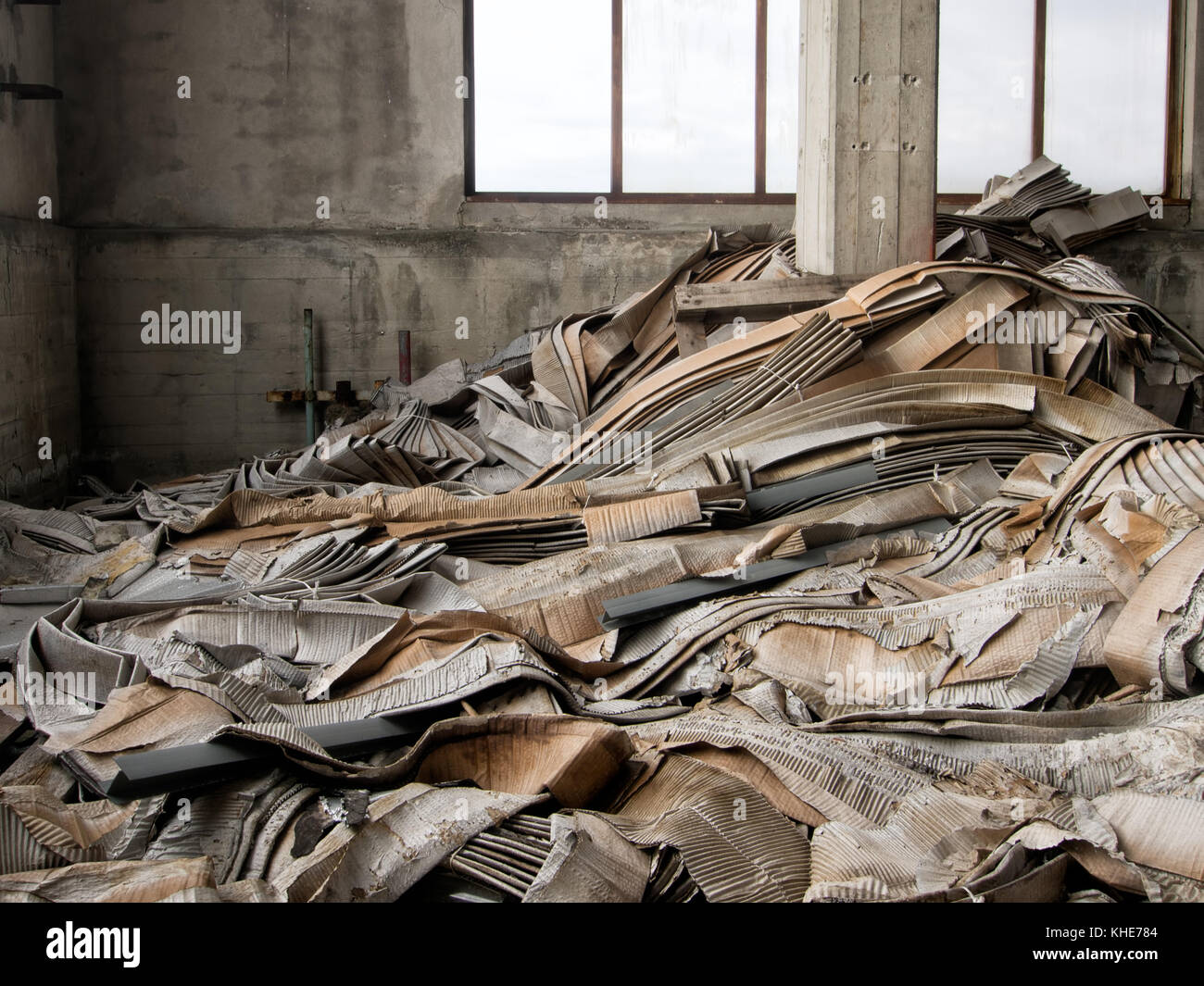 Waste paper stack hi-res stock photography and images - Alamy
