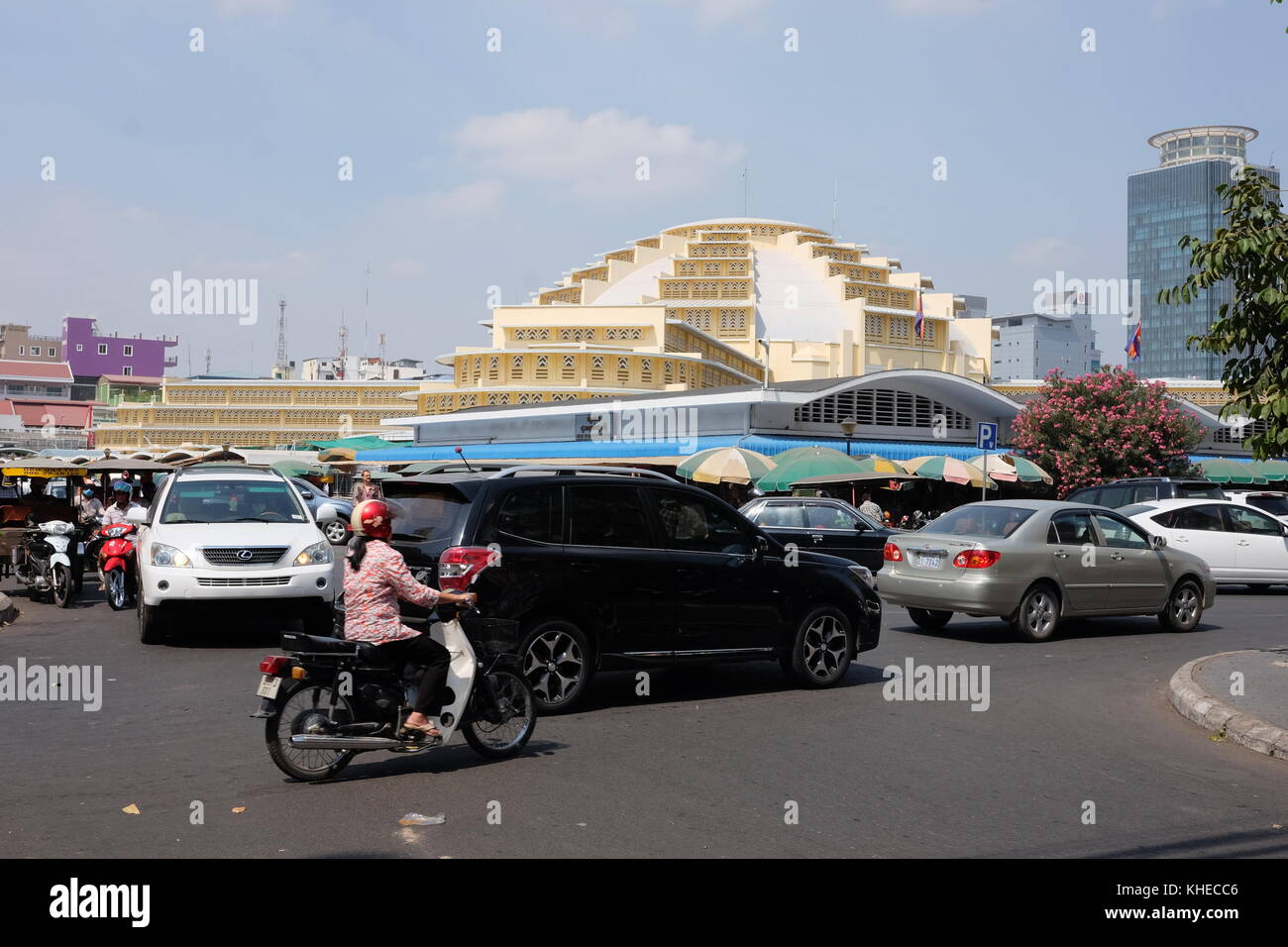 phnom penh city streets Stock Photo - Alamy