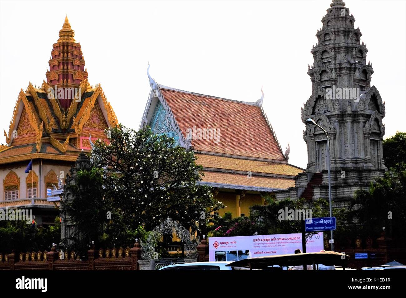 traditional buildings phnom pehn Stock Photo - Alamy
