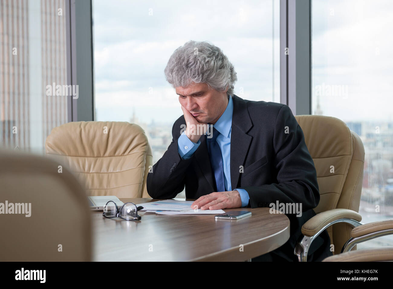 Business man works hi-res stock photography and images - Alamy