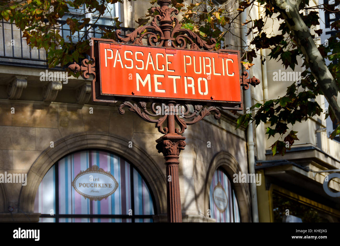 Paris metro world war hi-res stock photography and images - Alamy