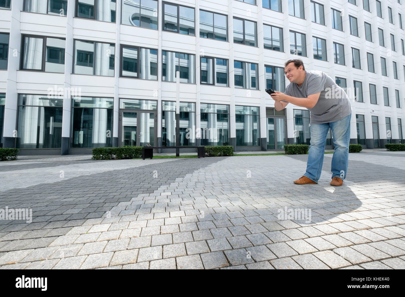Man playing mobile game Stock Photo - Alamy Man playing mobile game Stock Photo - Alamy