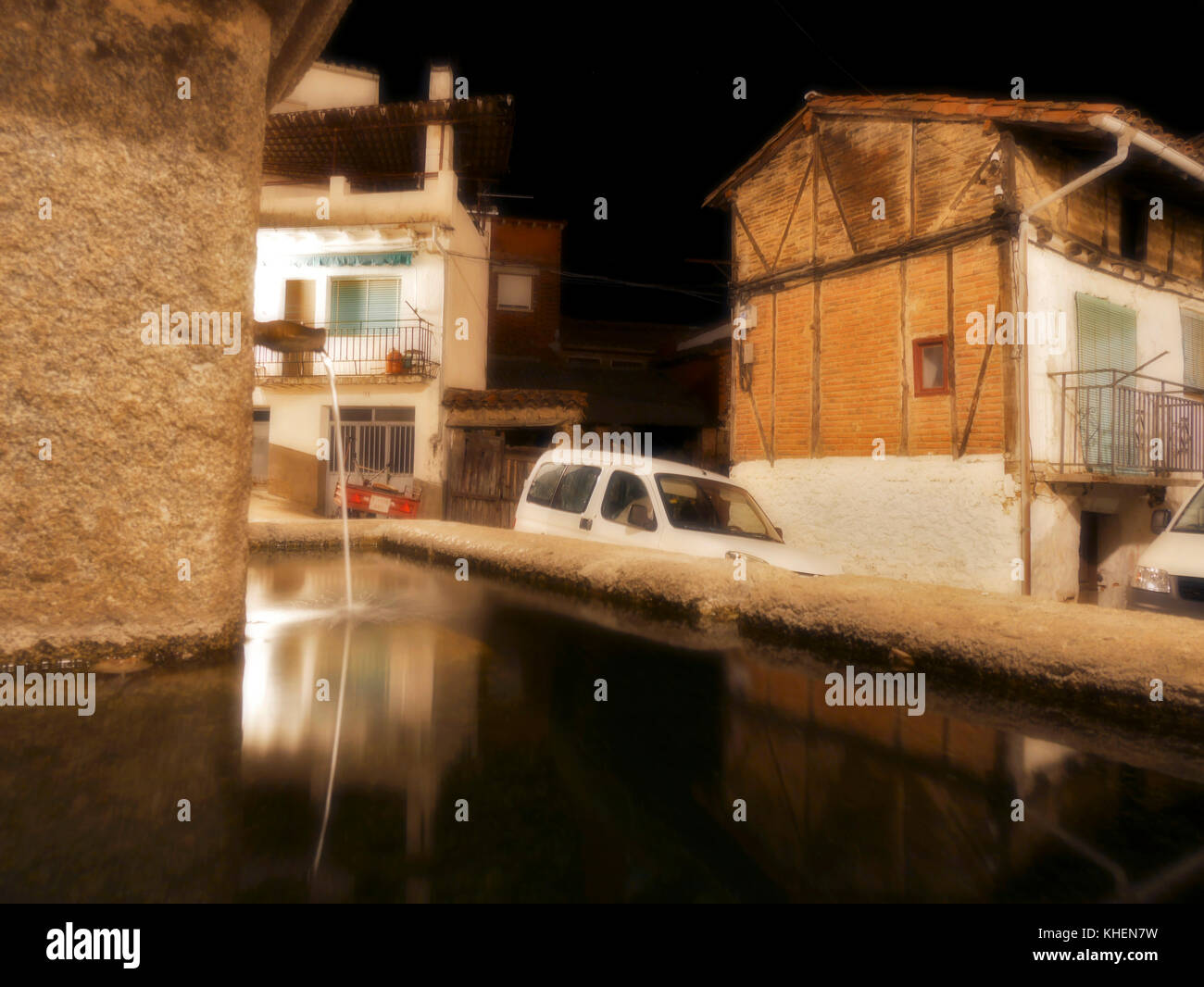 Pilón en Mombeltrán. Barranco de las cinco villas. Valle del Tiétar ...