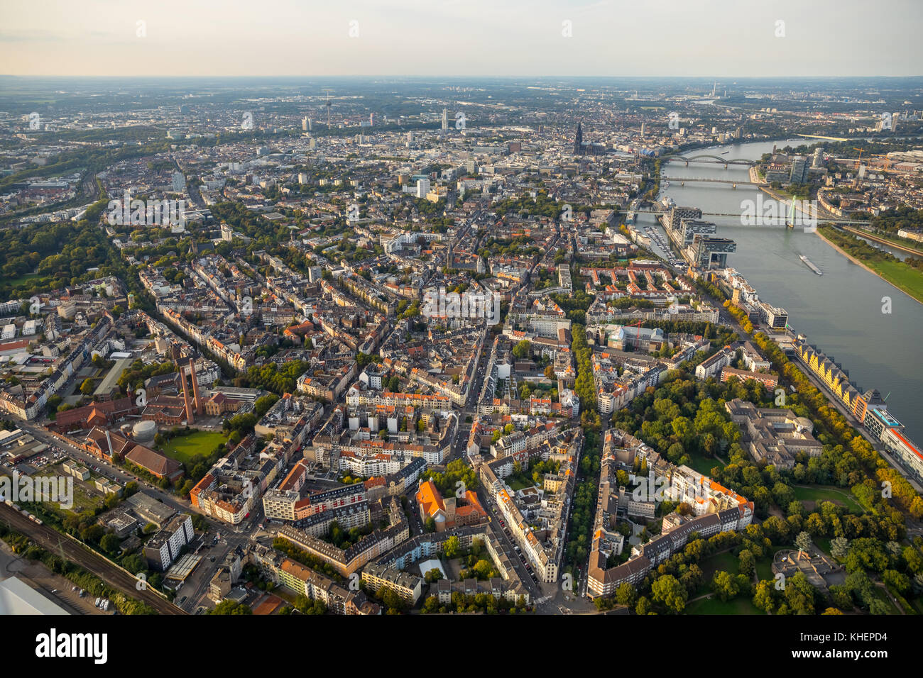 City view with Cologne Cathedral and Rhine, Cologne, Rhineland, North ...