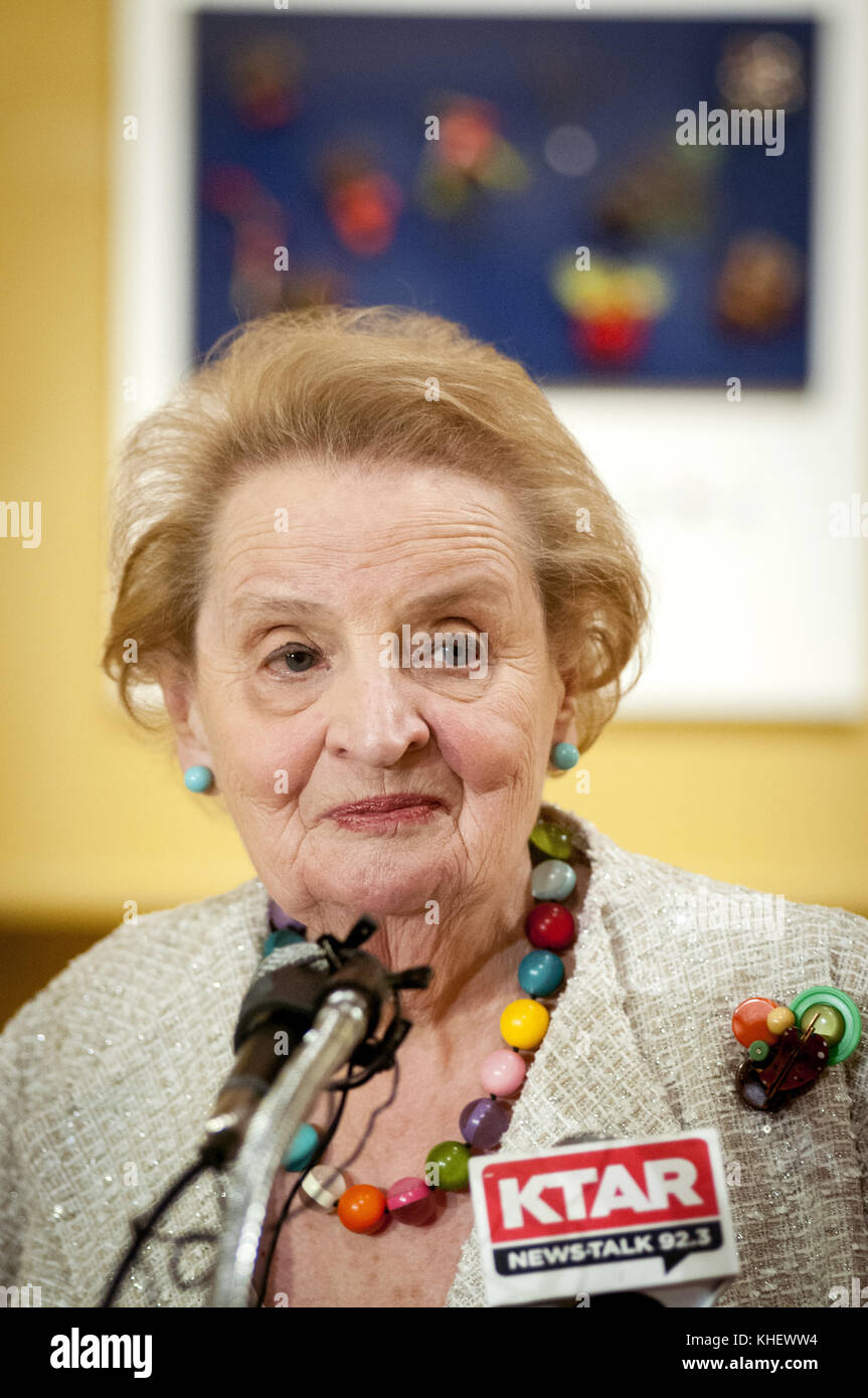 Phoenix, Arizona, USA. 9th Jan, 2014. Former Secretary of State ...