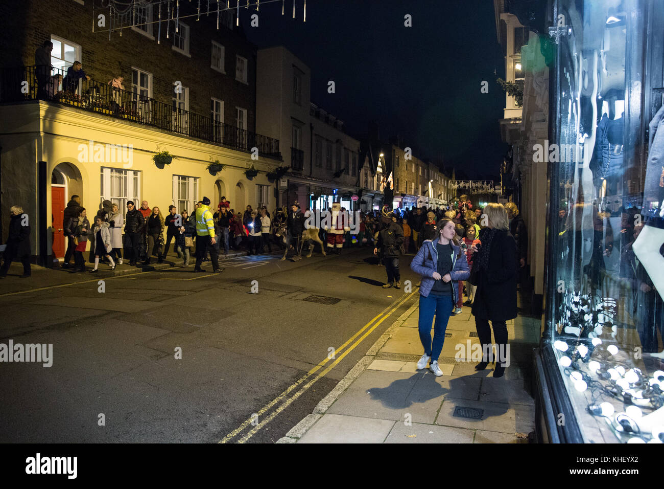 Eton, UK. 16th Nov, 2017. Santa Claus and his reindeer lead a ...