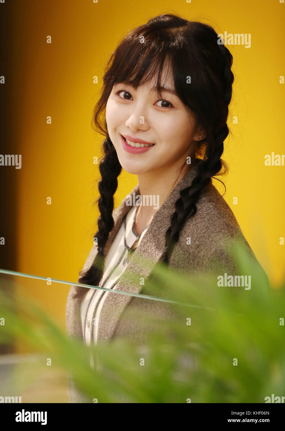 17th Nov, 2017. S. Korean singer Mina Mina, a member of South Korean ...