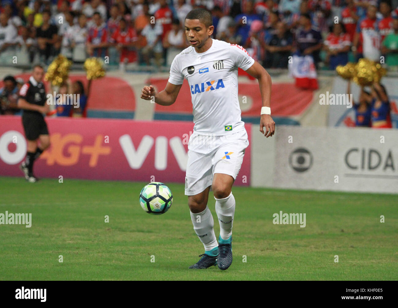 Salvador, Brazil. 16th Nov, 2017. David Braz Santos player in game ...