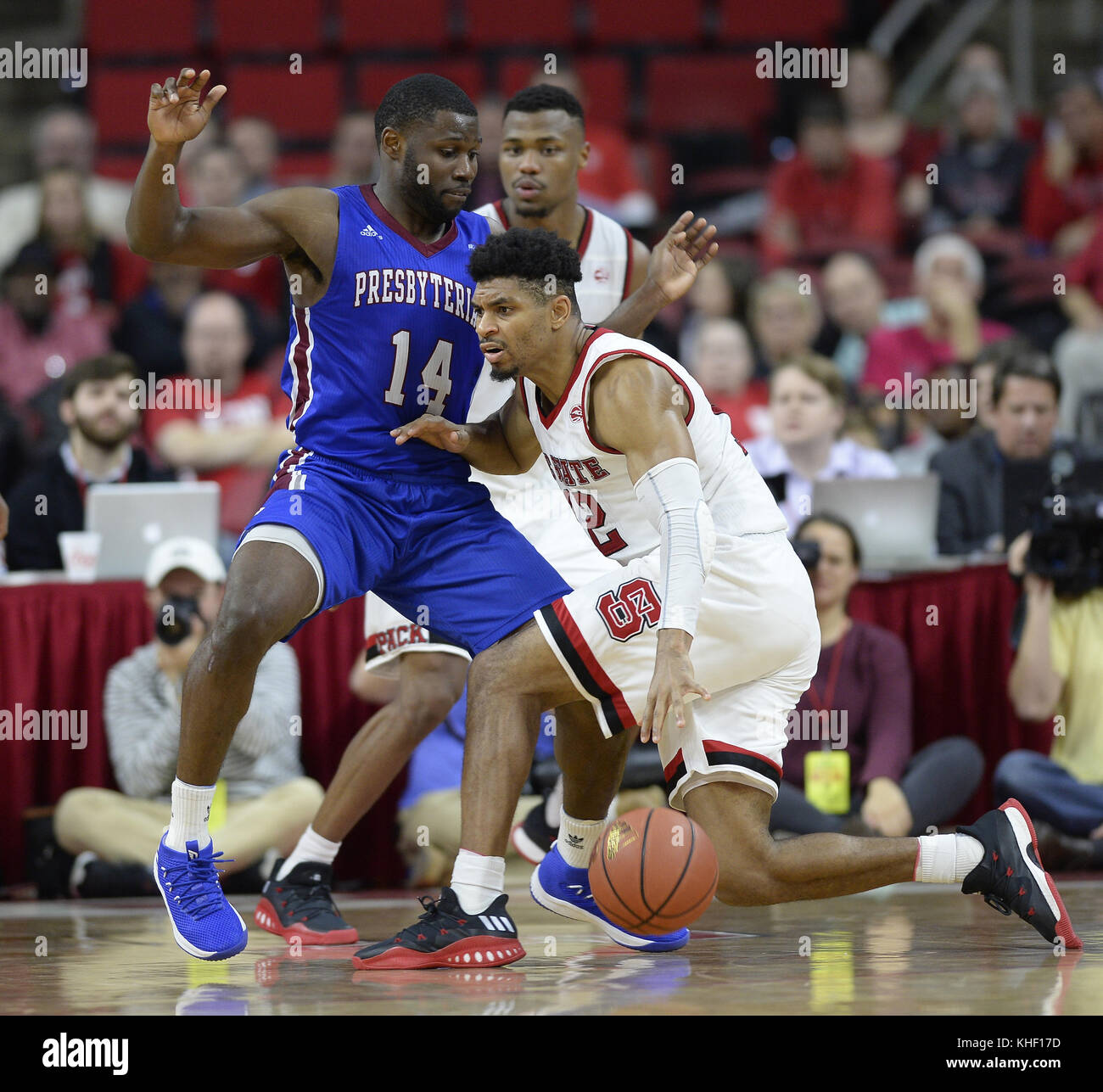 Raleigh, North Carolina, USA. 16th Nov, 2017. ALLERIK FREEMAN (12) of ...