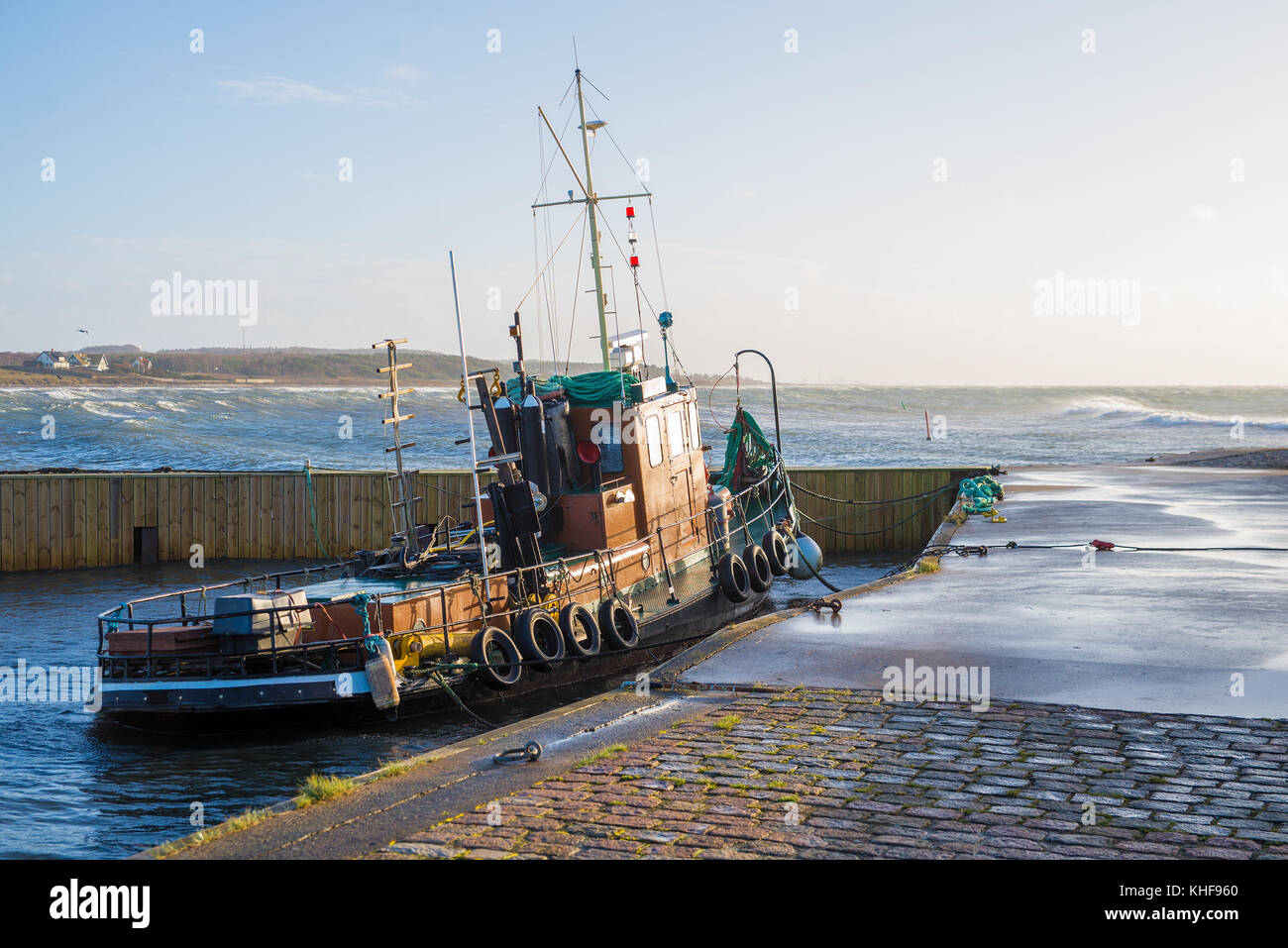 Commercial fishing ship sea hi-res stock photography and images - Alamy