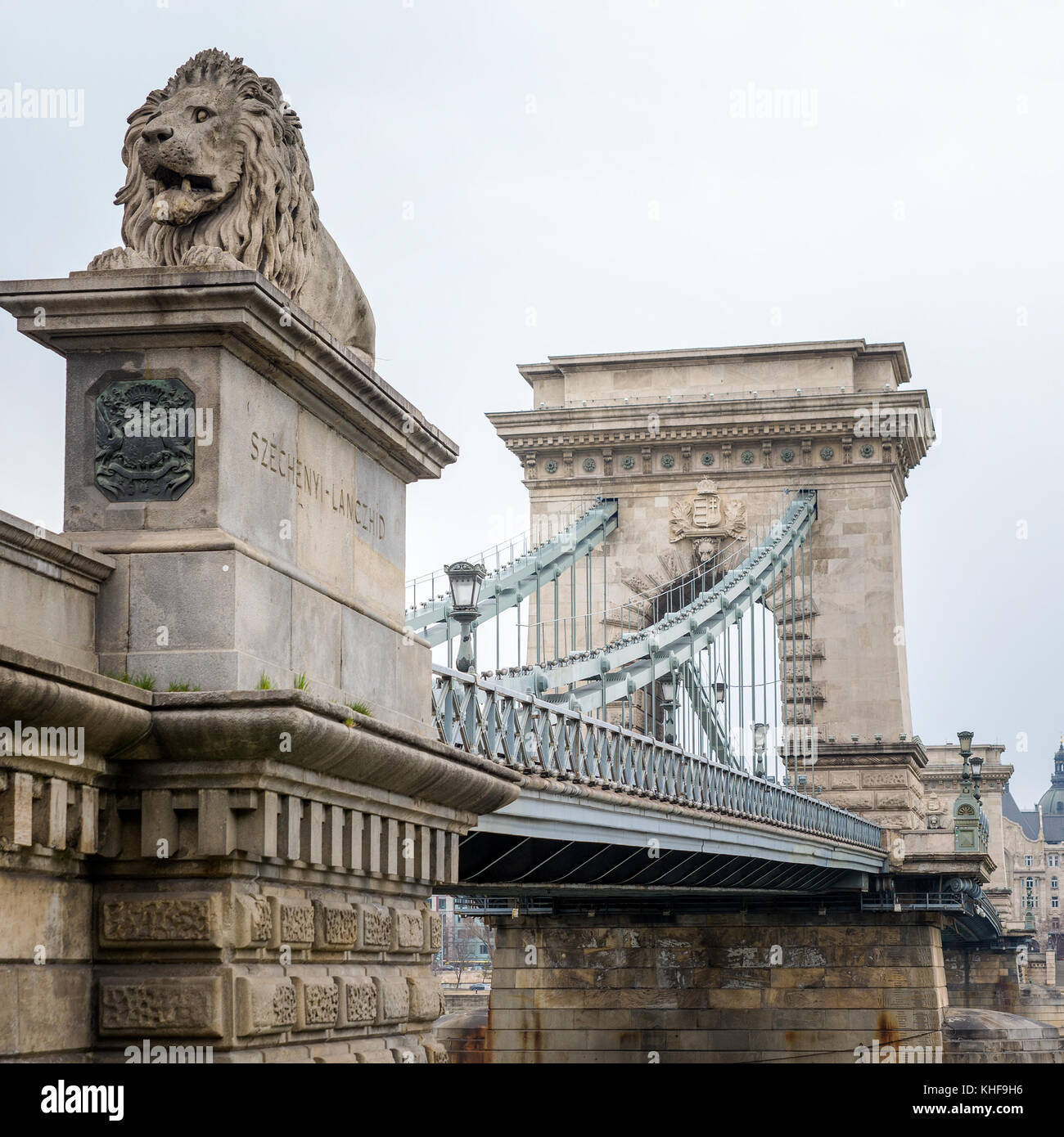 Chain bridge day hi-res stock photography and images - Alamy