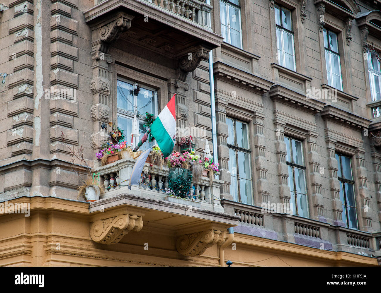 Balcony exterior wall hi-res stock photography and images - Alamy