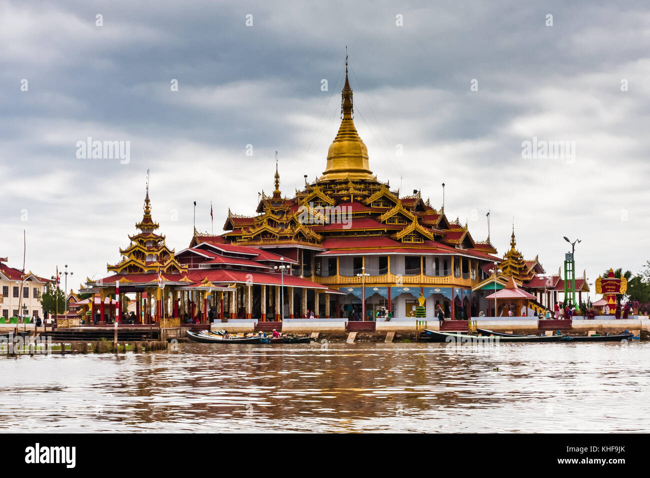 Phaung Daw Oo Pagoda, Inle Lake, Myanmar Stock Photo - Alamy