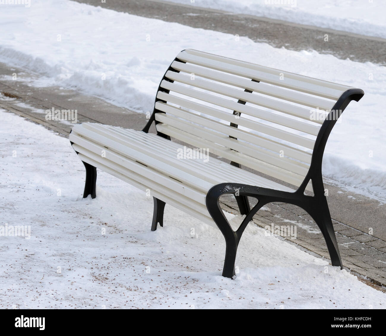 Bench in the Park to relax tired people Stock Photo - Alamy