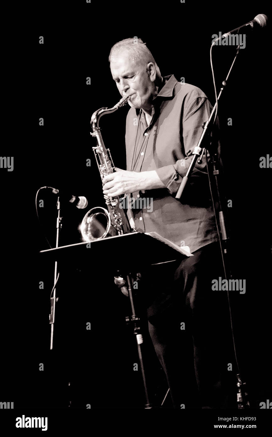 Hamish Stuart Band, Dundee Jazz with Molly Duncan Stock Photo - Alamy