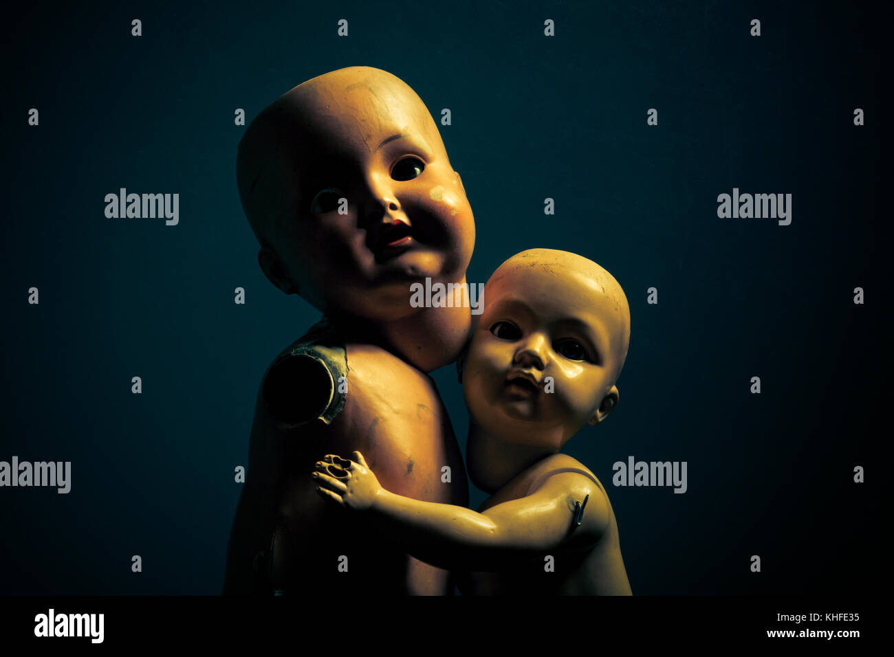Two antique dolls hi-res stock photography and images - Alamy