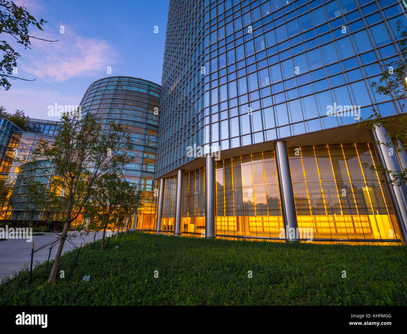 Devon energy tower hi-res stock photography and images - Alamy