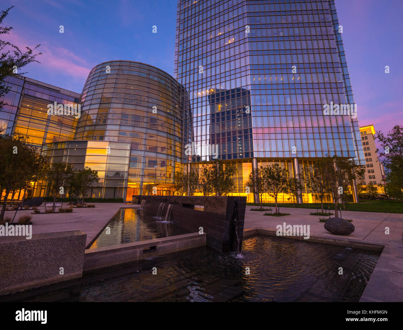 The modern architecture of Devon Energy buildings in Oklahoma City ...