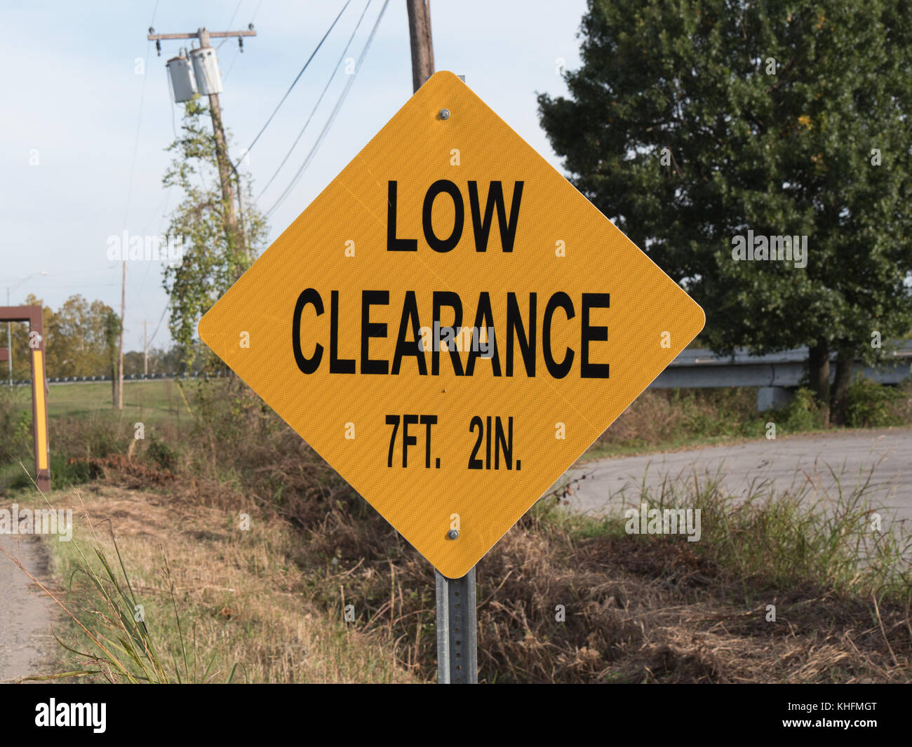 Low Clearance sign at Route 66 Bridge in Sapulpa Stock Photo - Alamy