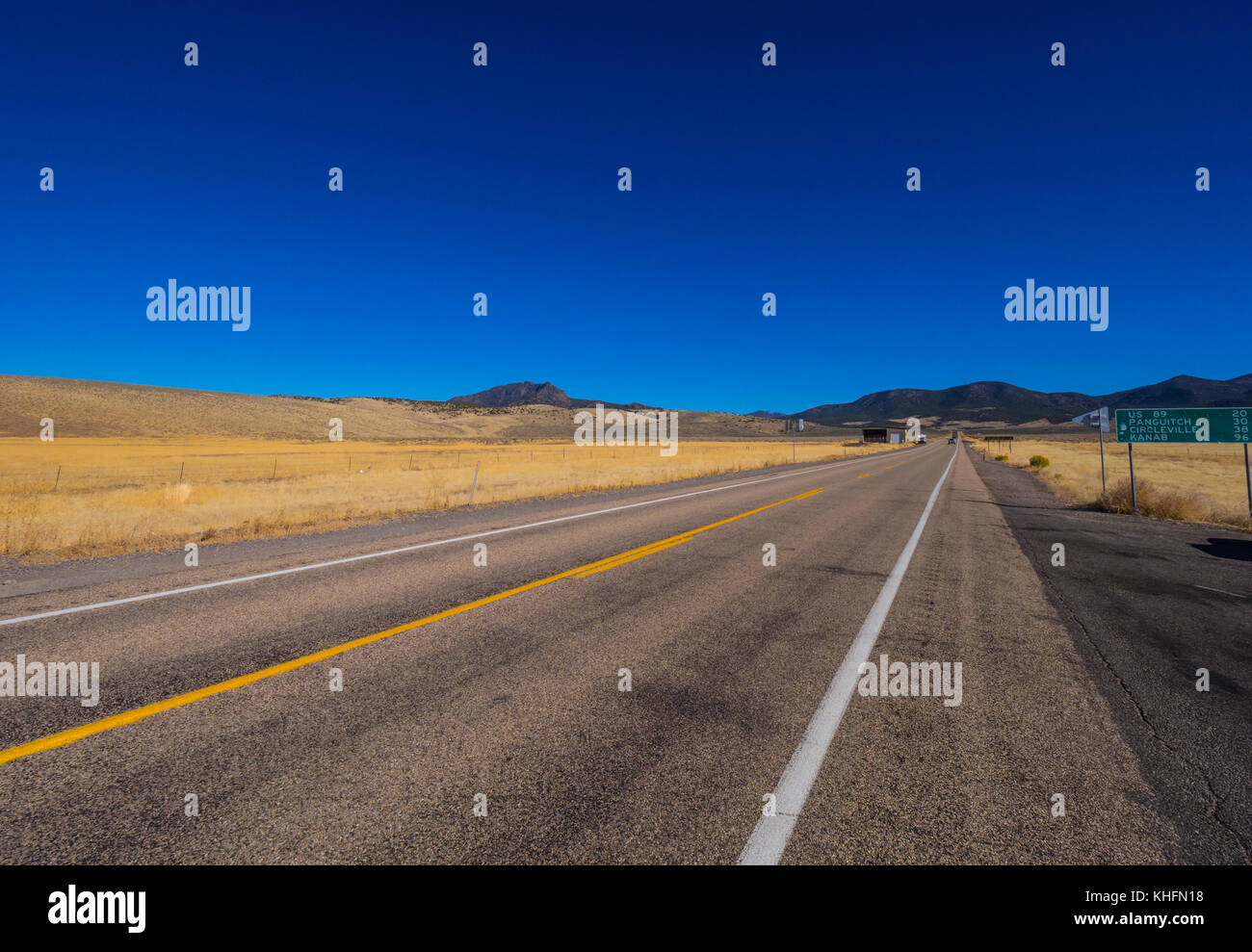Beautiful country road in Utah Stock Photo - Alamy
