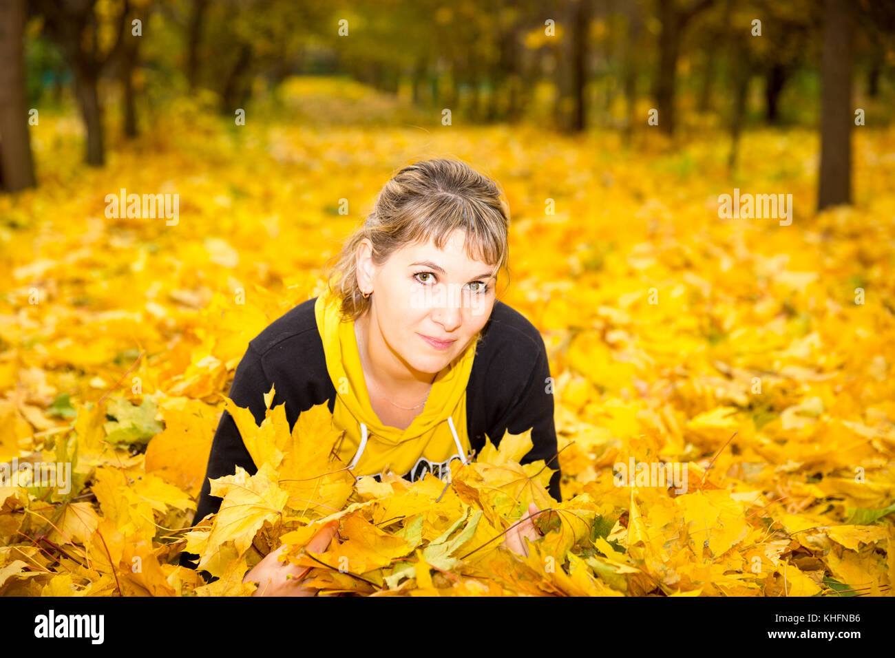 Beautiful woman nature fall hi-res stock photography and images - Alamy