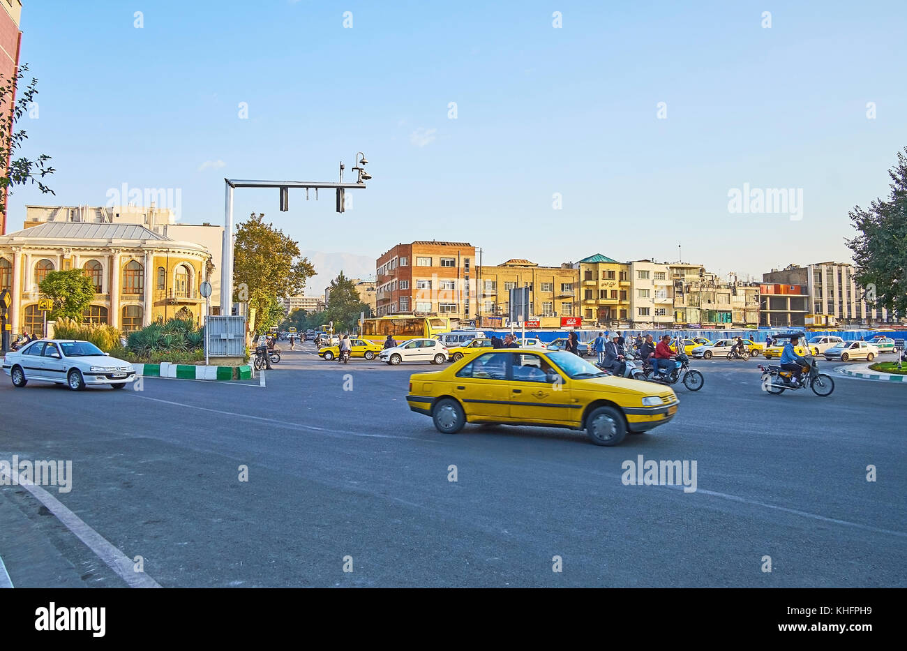 Traffic in tehran iran hi-res stock photography and images - Alamy