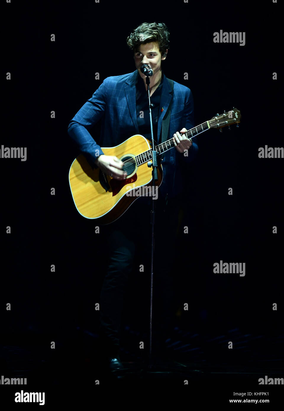 Shawn Mendes Performs On Stage High Resolution Stock Photography and ...