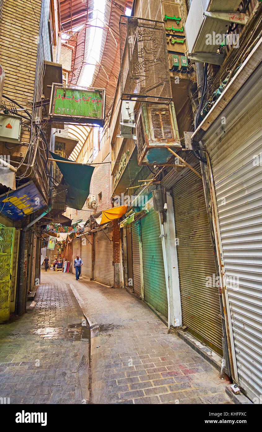 TEHRAN, IRAN - OCTOBER 11, 2017: The narrow winding alley of Grand ...