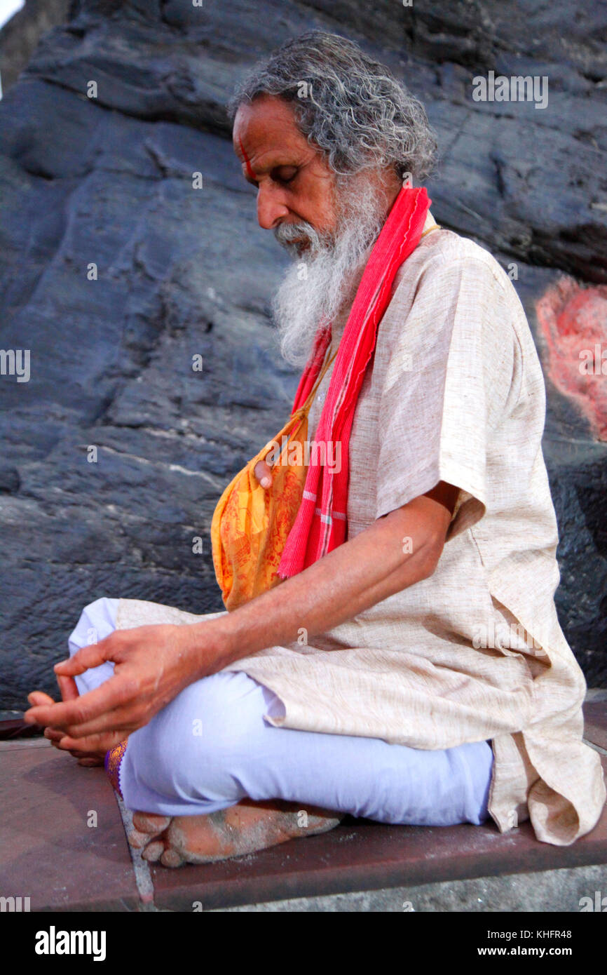 Sadhu (Baba), Indian Holy Man, Badarinath, Himalayas, India (© Saji ...