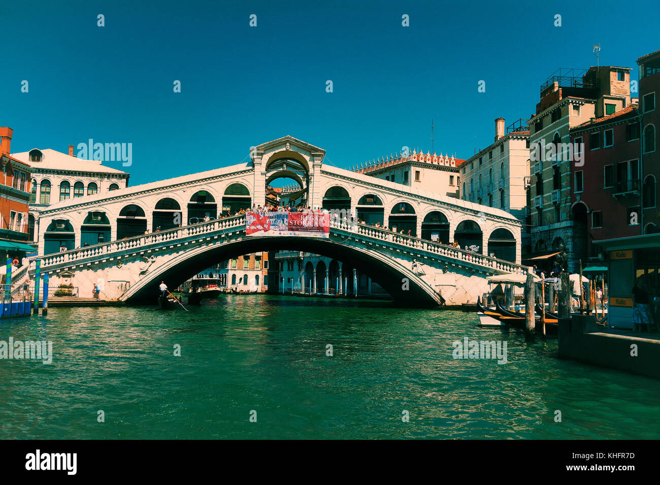 Covered bridge italy hi-res stock photography and images - Alamy